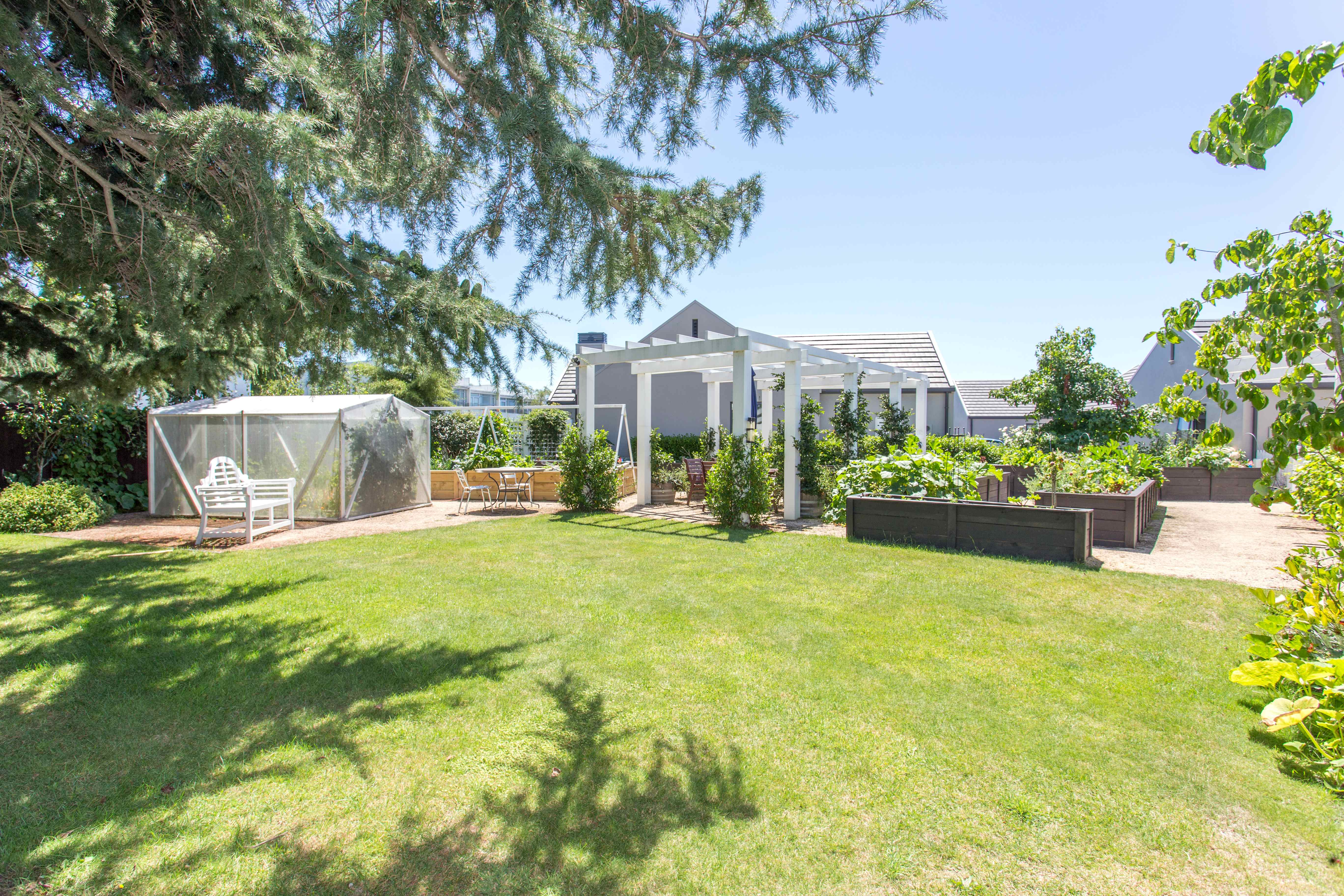 Russley Village Gardens Continue to Win Awards - Russley Village